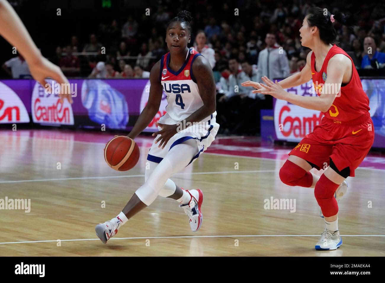 United States' Jewell Loyd, left, attempts to get past China's Wang ...