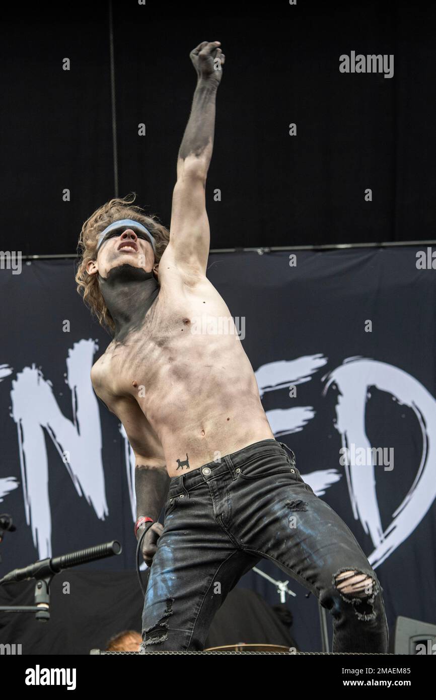 Taylor Griffin Shirtless