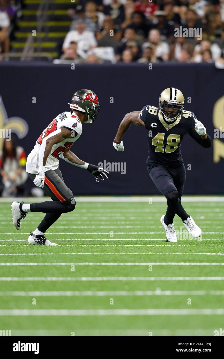 New Orleans Saints running back Latavius Murray (28) and Tampa Bay ...