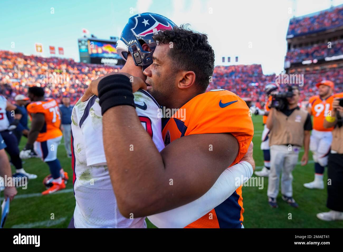 Houston Texans quarterback Davis Mills (10) and Denver Broncos ...