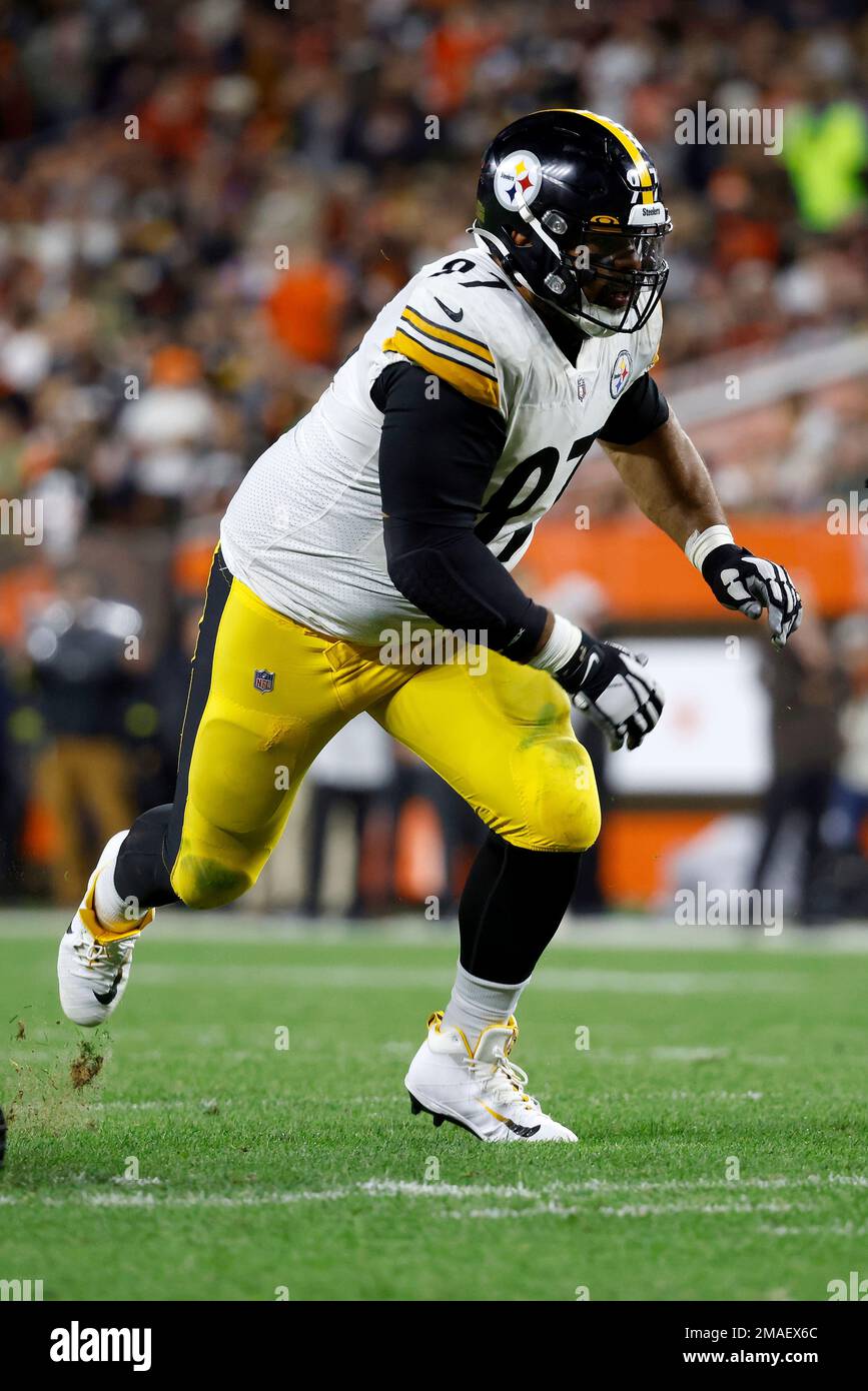 Pittsburgh Steelers defensive tackle Cameron Heyward (97) runs off of ...