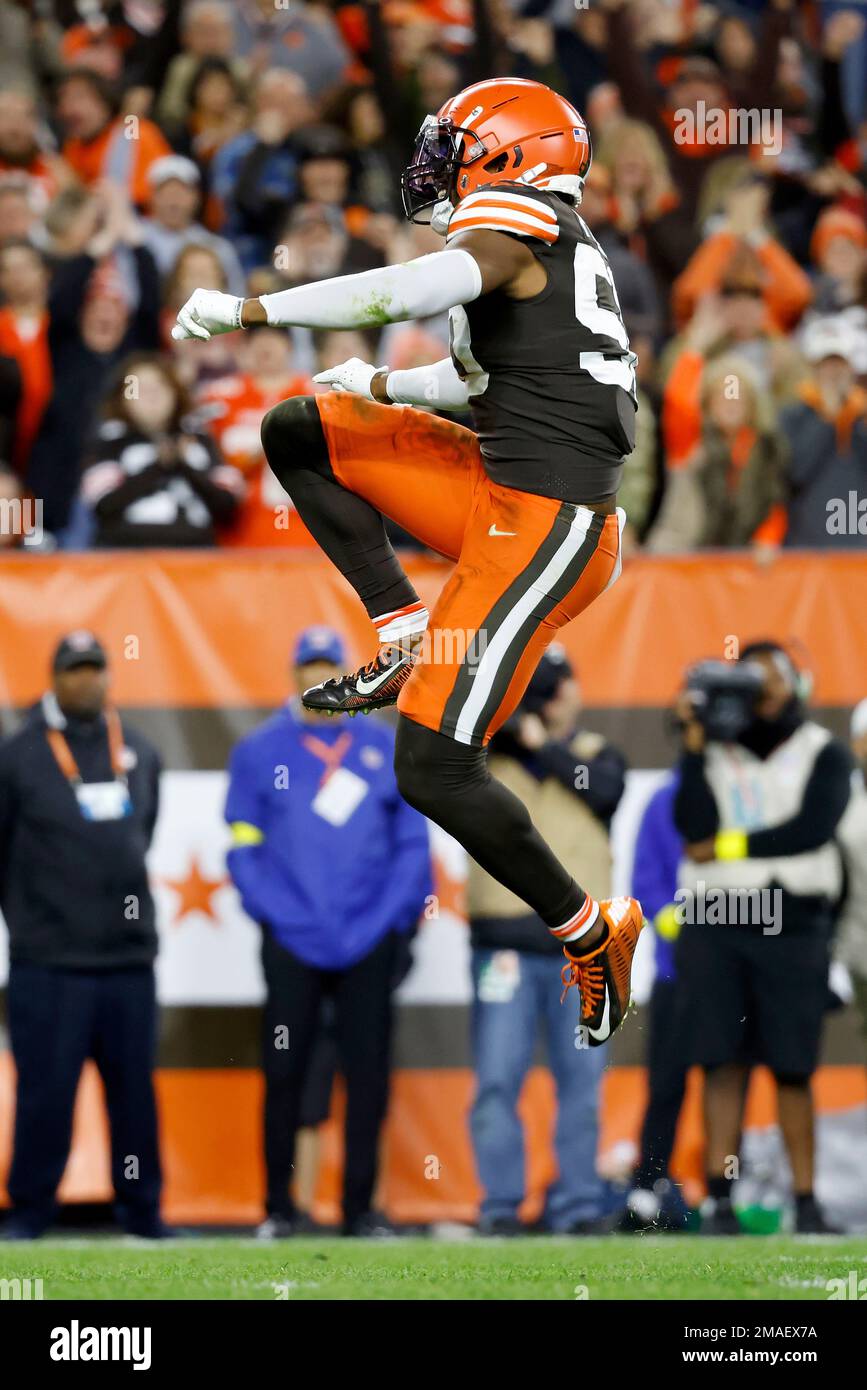 Cleveland Browns linebacker Jacob Phillips (50) reacts after making a ...