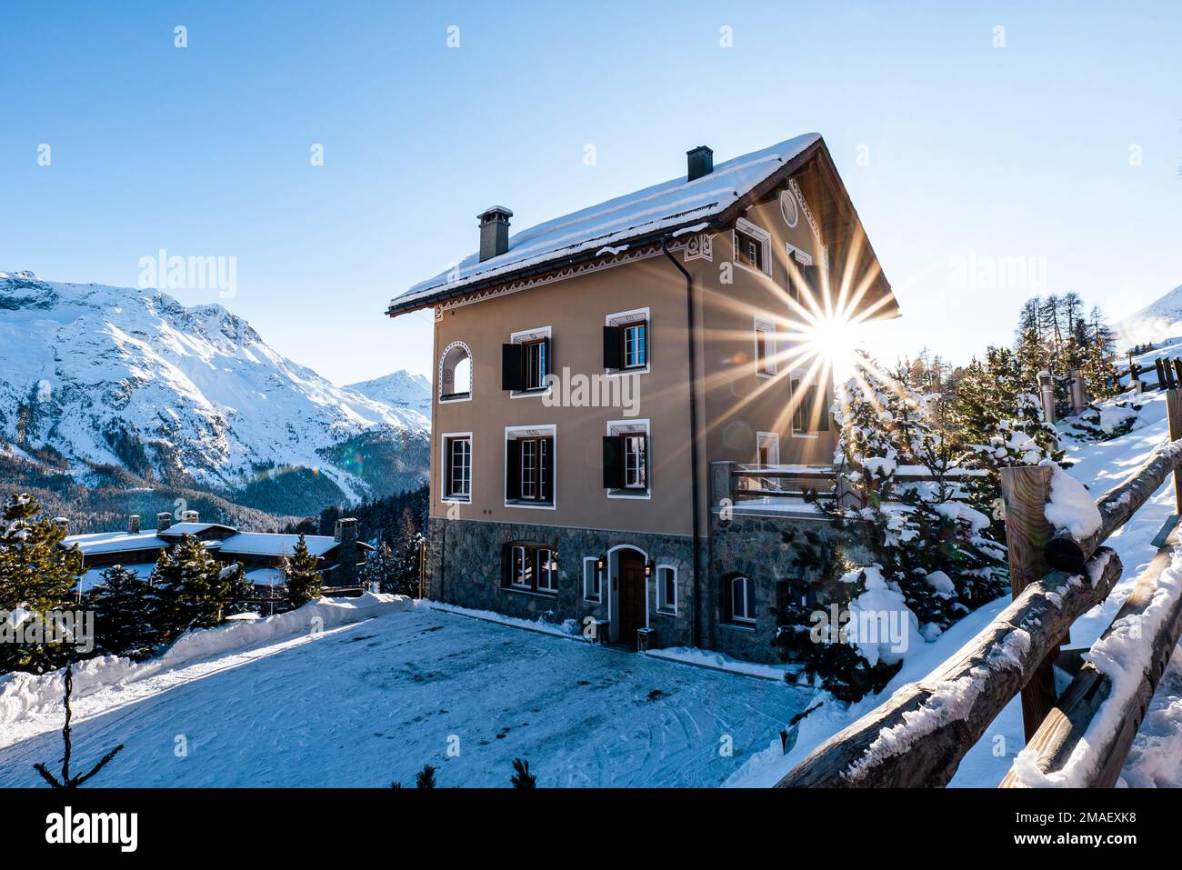 Traditional swiss house hi-res stock photography and images - Alamy