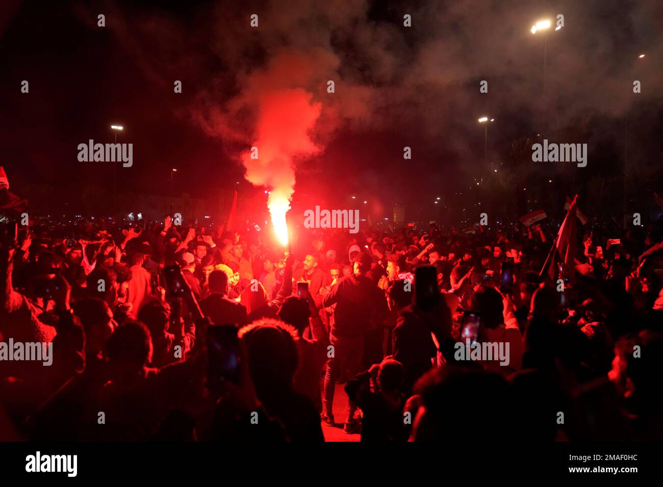 Iraqi fans celebrate watch Arabian Gulf cup final match between Iraq ...
