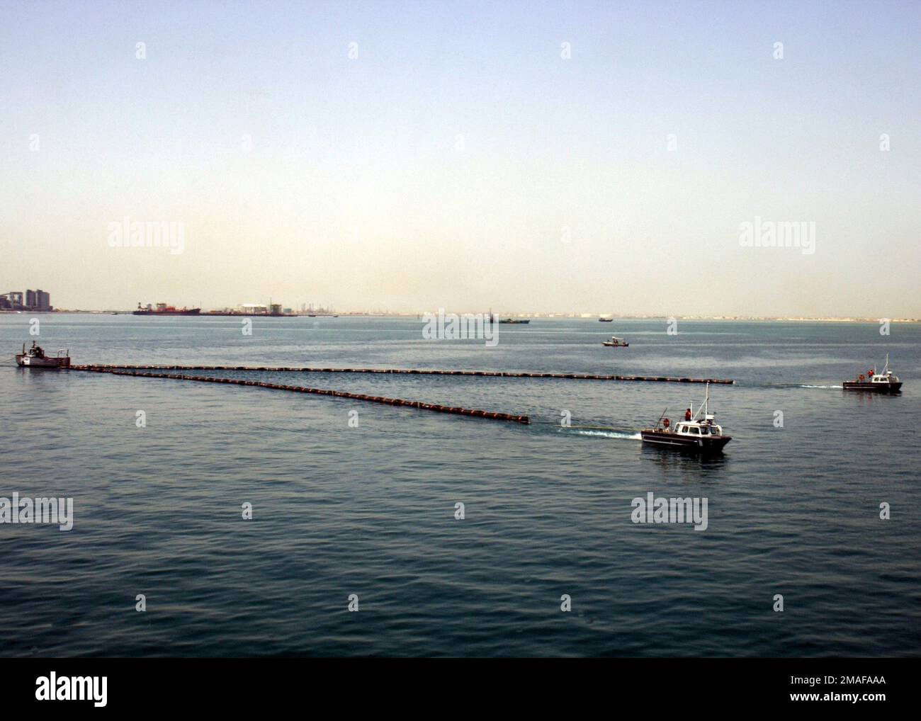 Mina salman pier hi-res stock photography and images - Alamy
