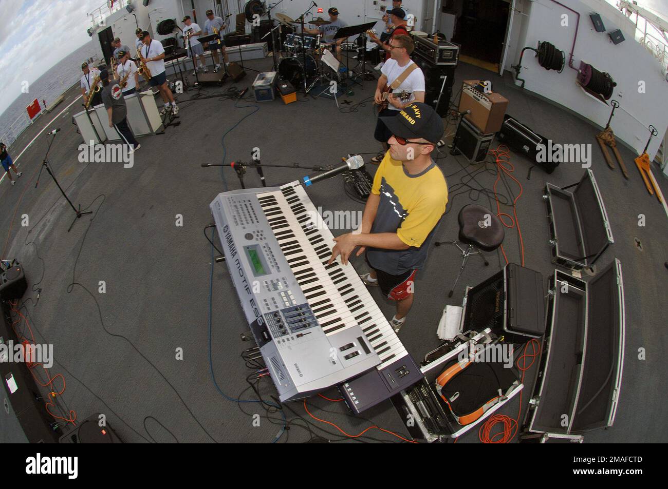 060507-N-6501M-005. Base: Usns Mercy (T-AH 19 Stock Photo - Alamy