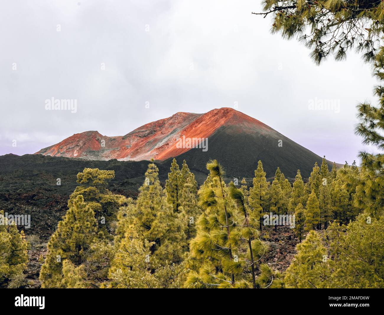 Volcano chinyero hi-res stock photography and images - Alamy