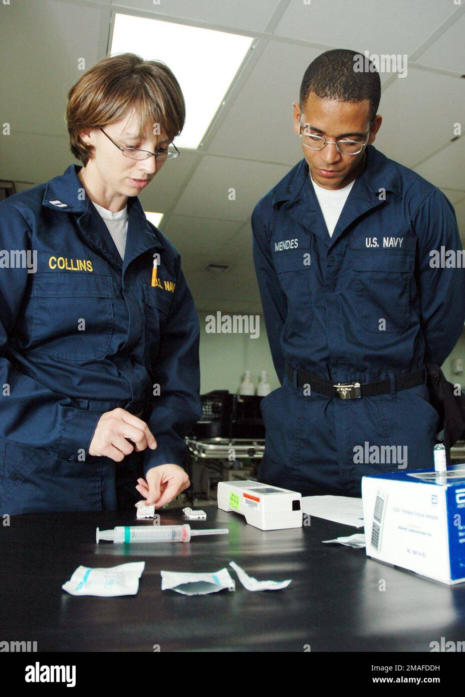 060509-N-1577S-081. Base: Usns Mercy (T-AH 19 Stock Photo - Alamy