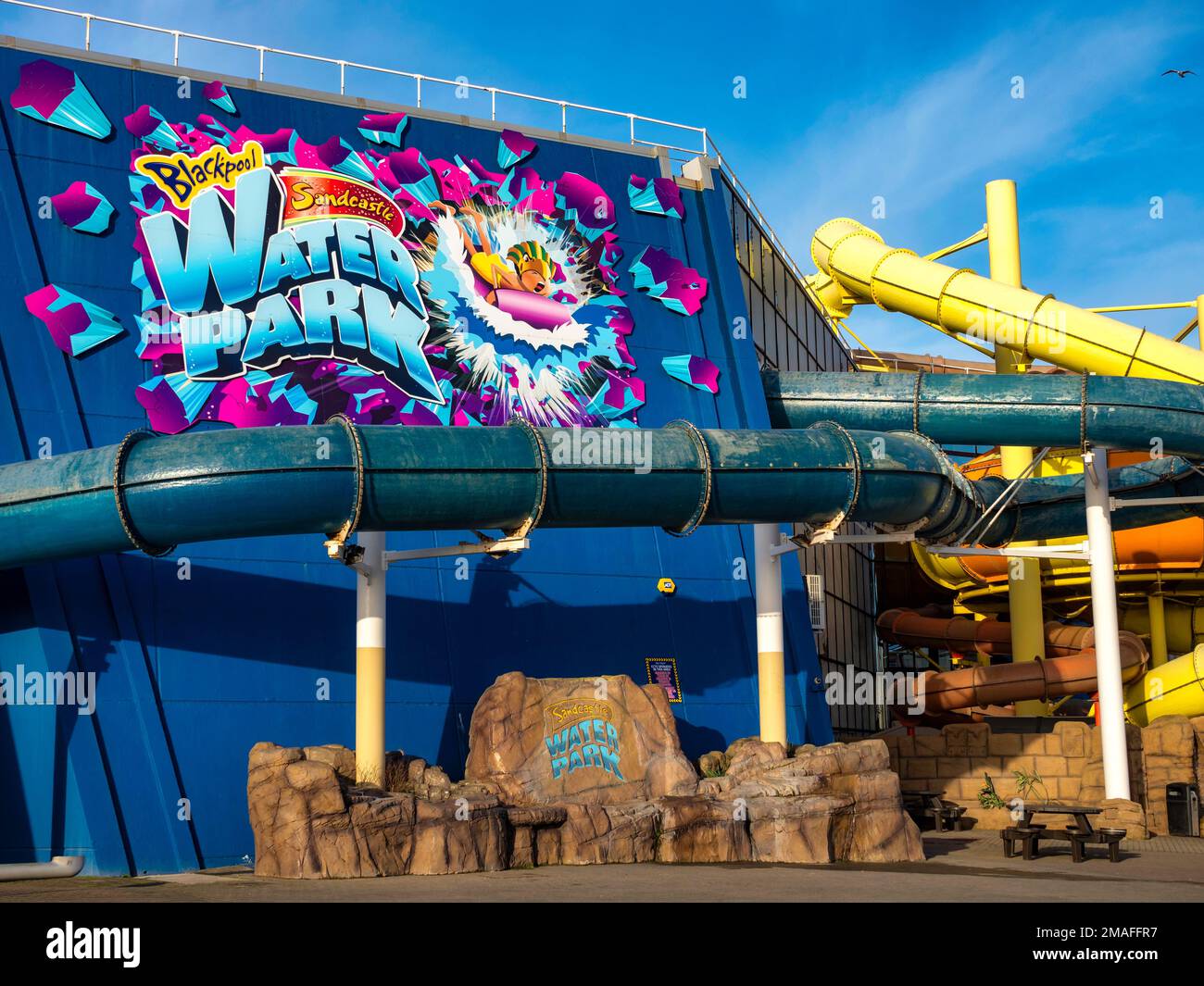Water park slides hi-res stock photography and images - Alamy