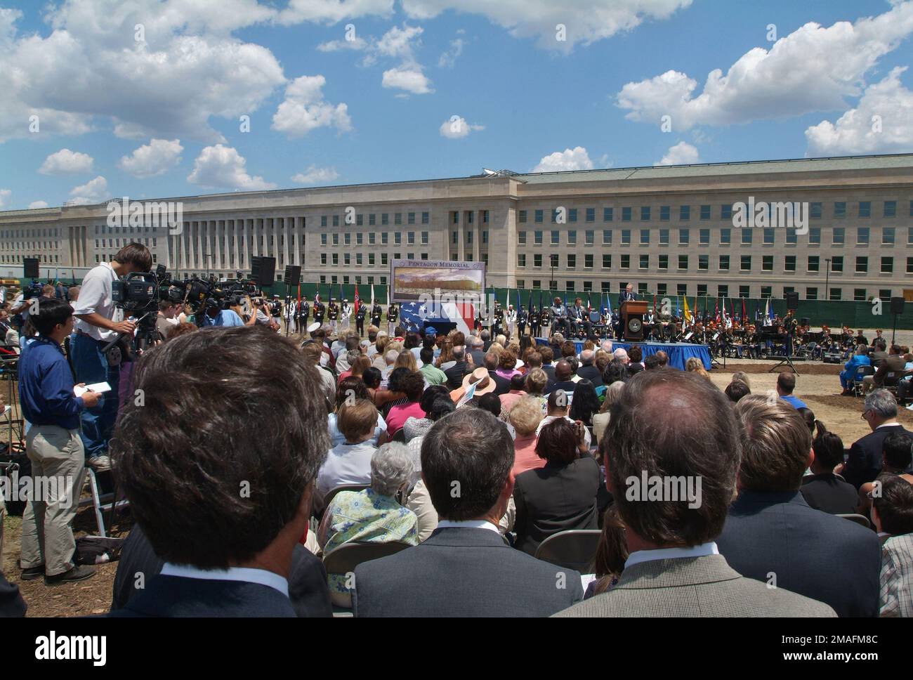 Memorial ceremony arlington national hi-res stock photography and ...