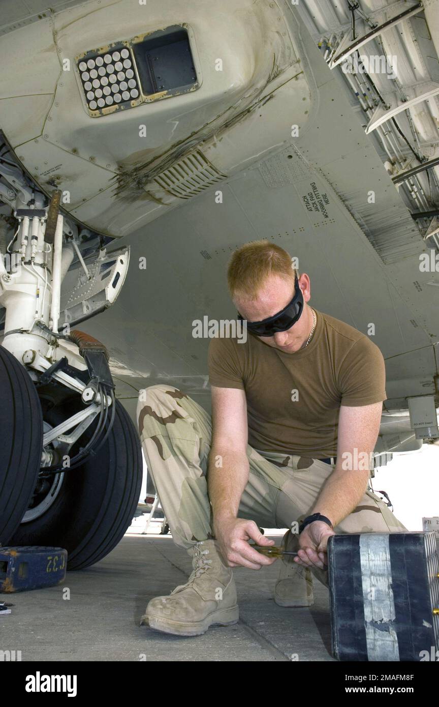 Tallil air base hi-res stock photography and images - Alamy
