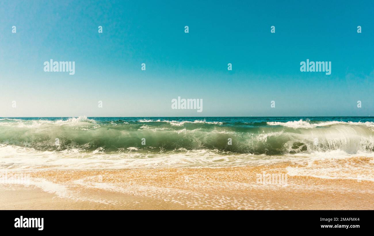 Sunny wave hi-res stock photography and images - Alamy