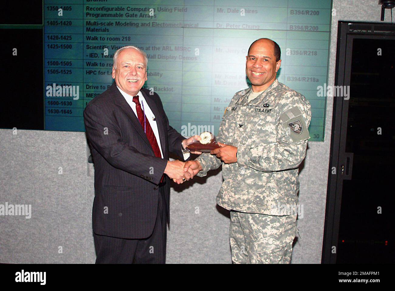 High performance computer division hi-res stock photography and images ...