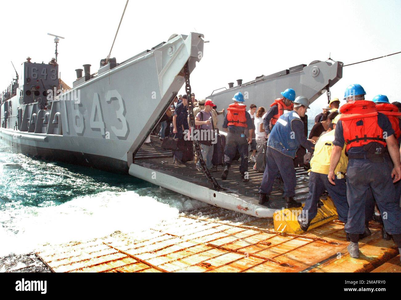 060721-N-9268E-024. Base: USS Trenton (LPD 14 Stock Photo - Alamy