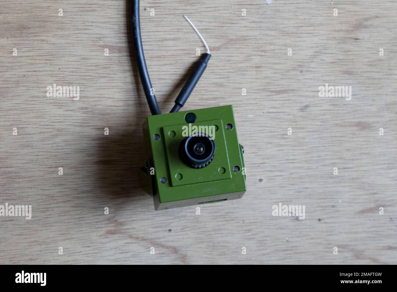 Wifi bird box camera hi-res stock photography and images - Alamy