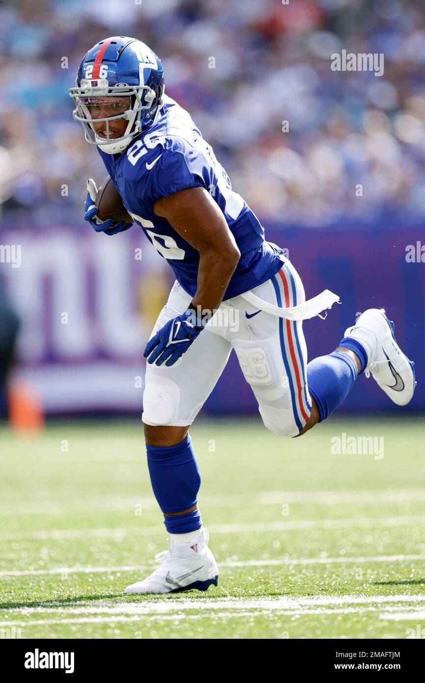 New York Giants running back Saquon Barkley (26) runs with the ball ...