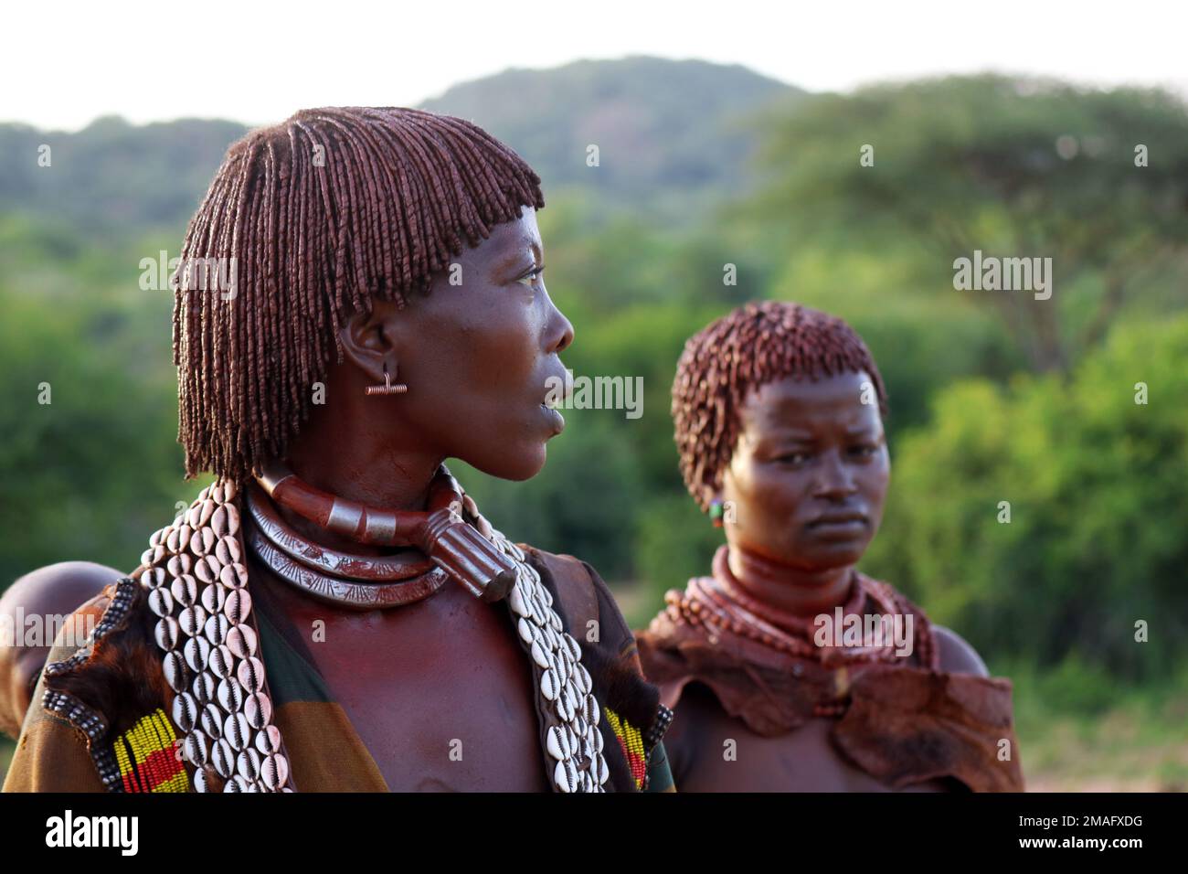 Ethiopian women traditional dress hi-res stock photography and images ...