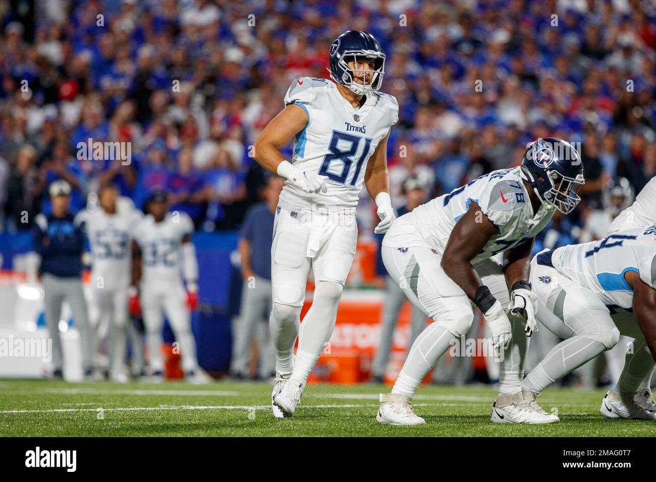 Tennessee Titans tight end Austin Hooper (81) lines up during an NFL ...