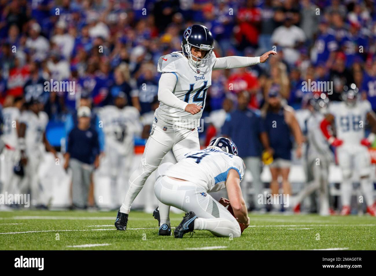 Tennessee Titans place kicker Randy Bullock (14) kicks a field goal ...