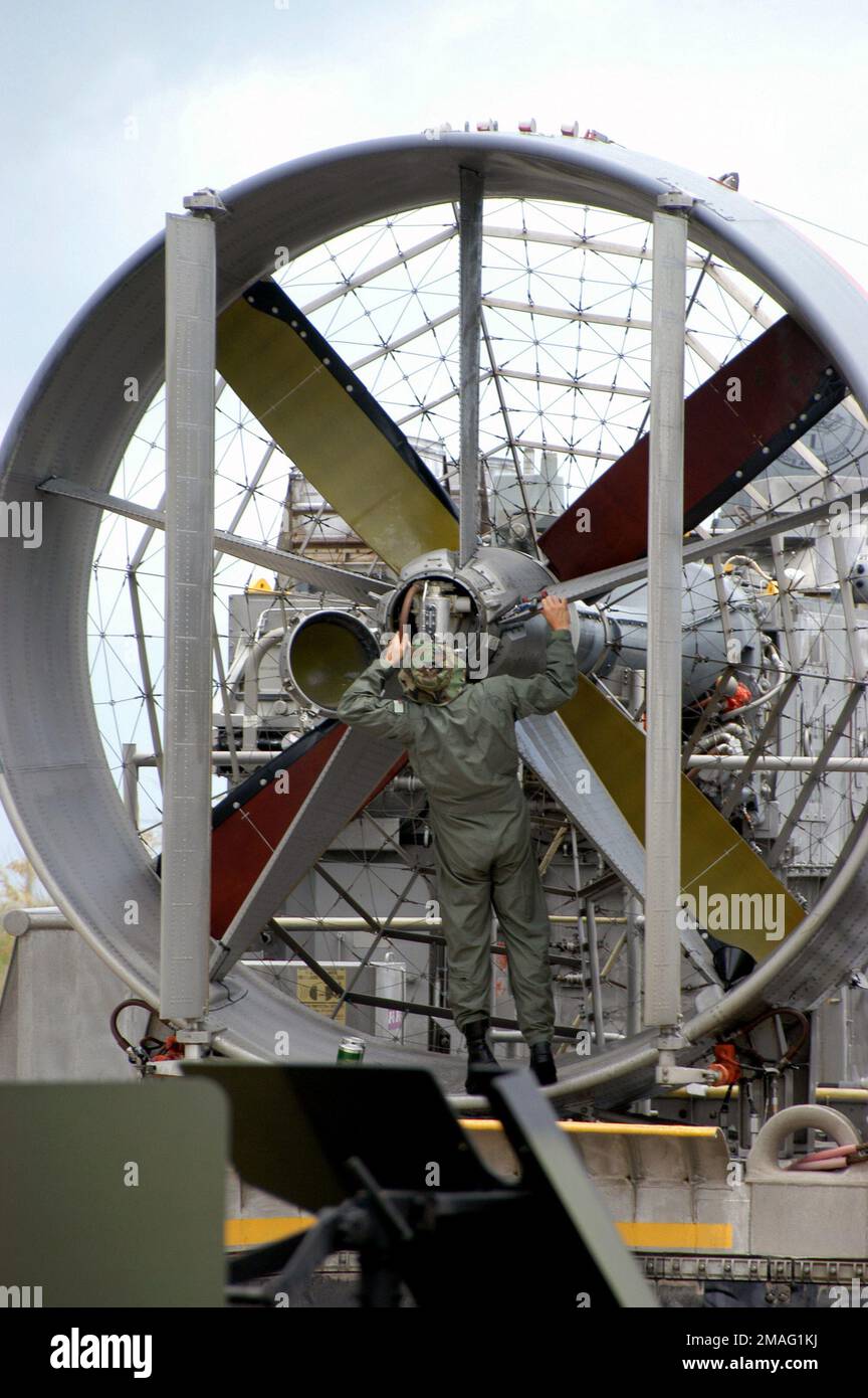 060817-N-1467R-042. [Complete] Scene Caption: 060817-N-1467R-042 (Aug ...