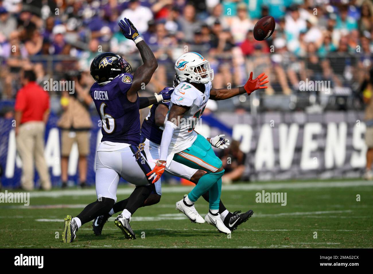Miami Dolphins wide receiver Jaylen Waddle (17) and Baltimore Ravens ...