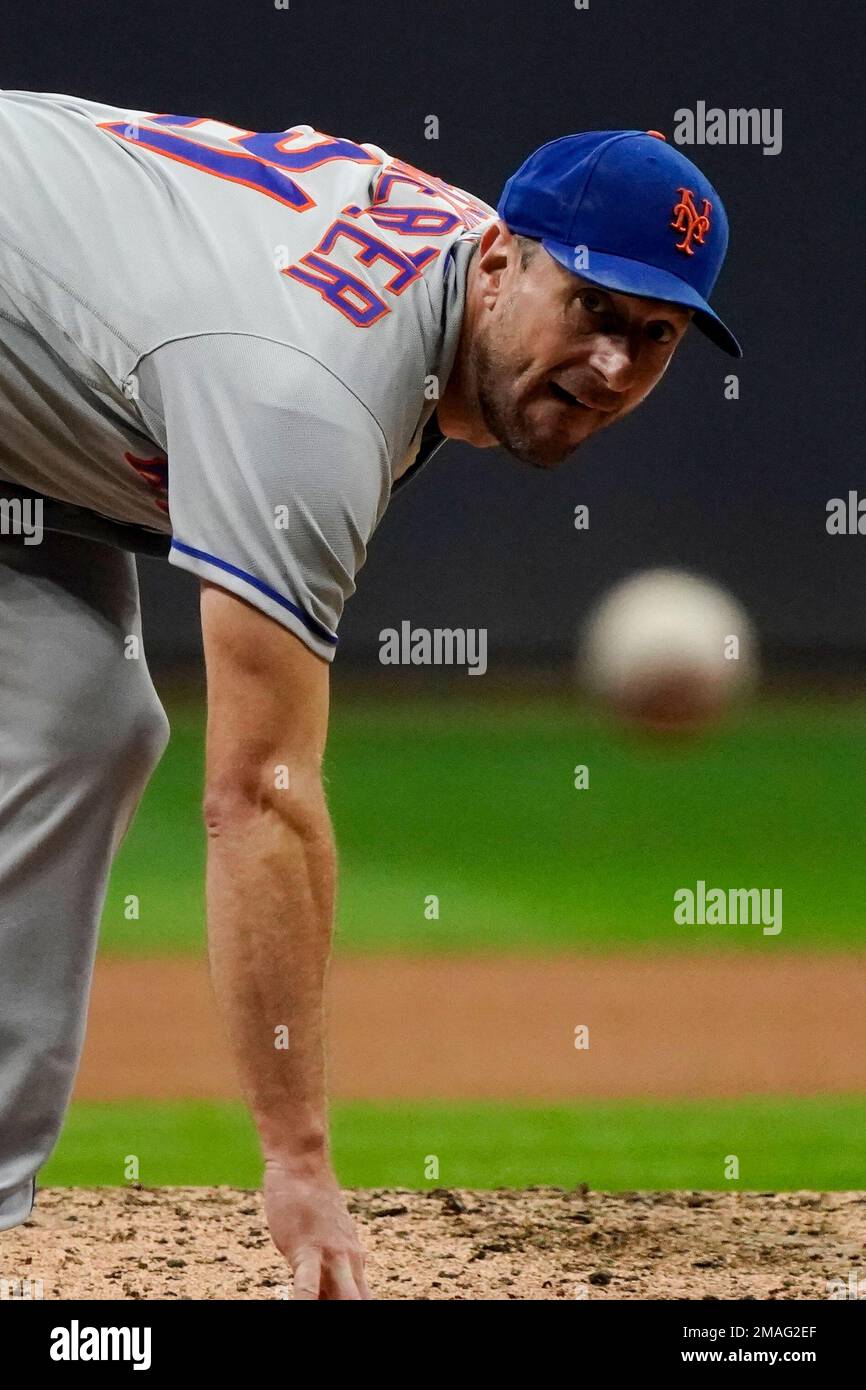 New York Mets starter Max Scherzer throws during the sixth inning of a ...