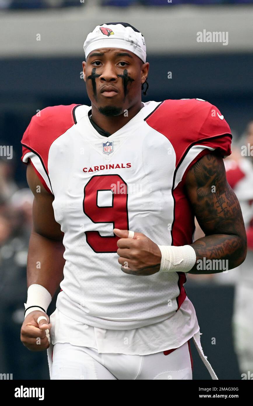Arizona Cardinals linebacker Isaiah Simmons (9) runs along the field ...