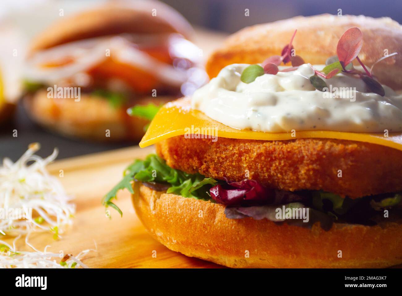Authentic top quality American crispy chicken Burger Stock Photo - Alamy