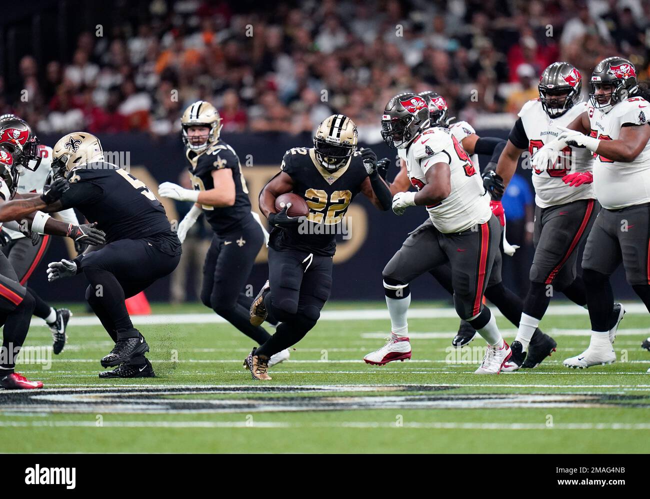 New Orleans Saints running back Mark Ingram II (22) carries in the ...