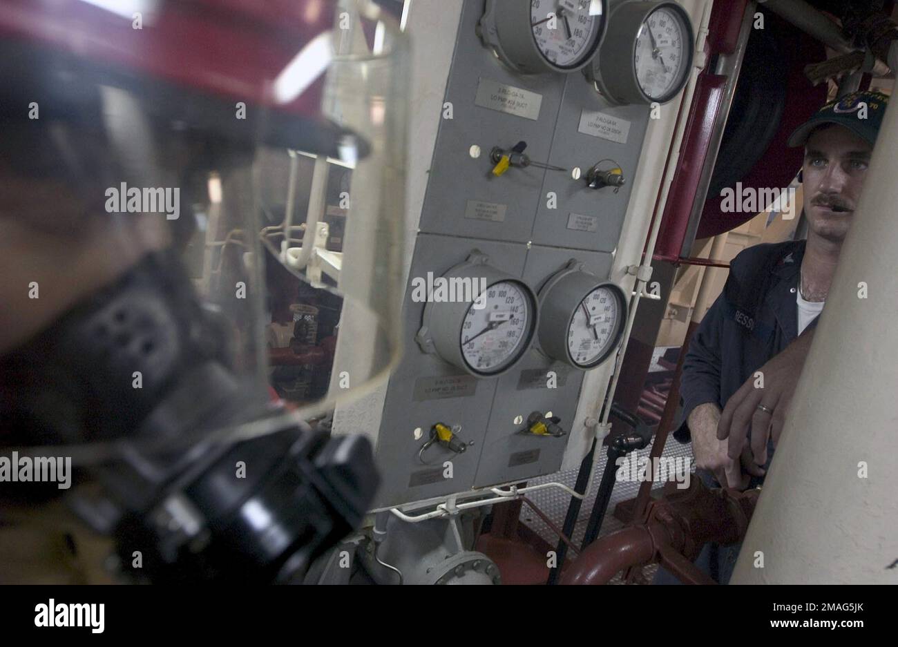 060830-N-9851B-003. Base: USS Hopper (DDG 70 Stock Photo - Alamy