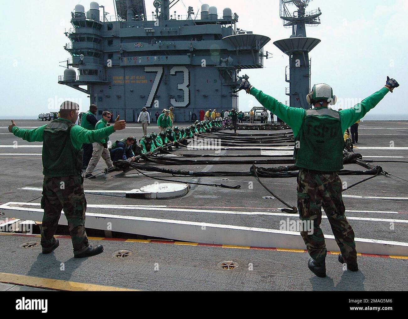 Cvn 73 flight deck hi-res stock photography and images - Alamy