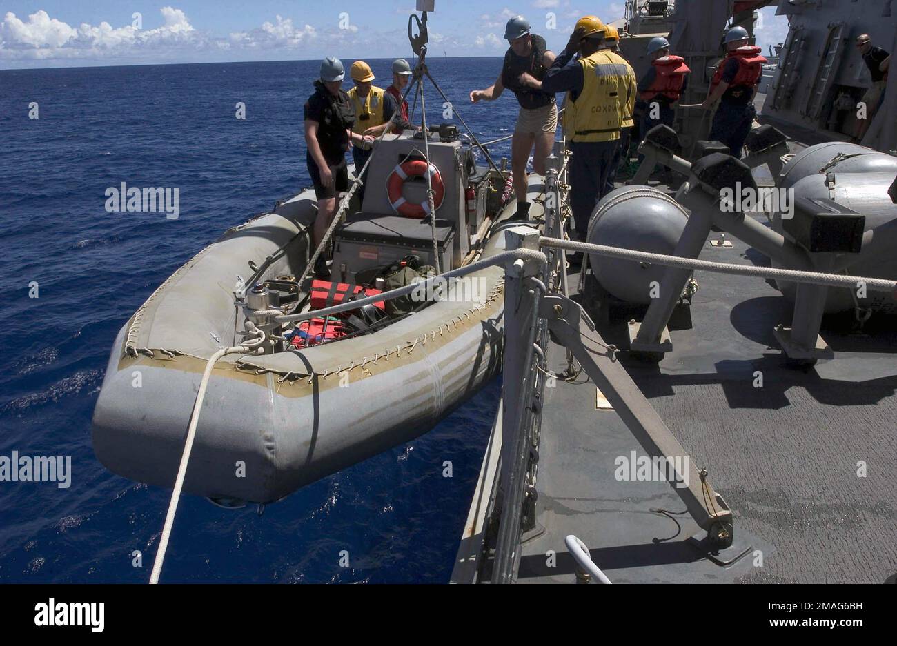 Uss hopper ddg 70 hi-res stock photography and images - Alamy