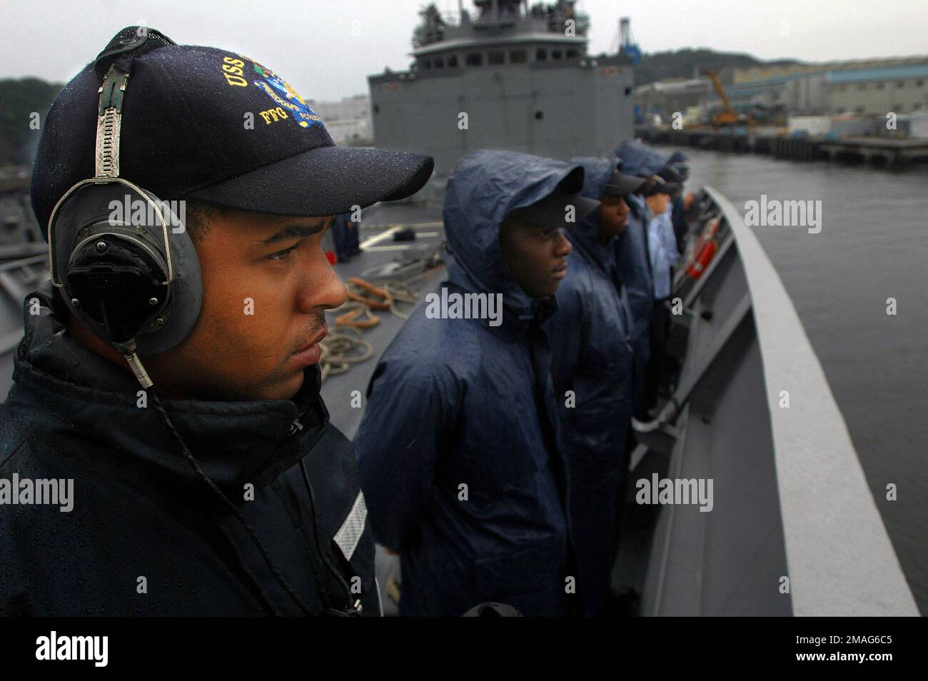 Guided missile frigate uss gary ffg 51 hi-res stock photography and ...
