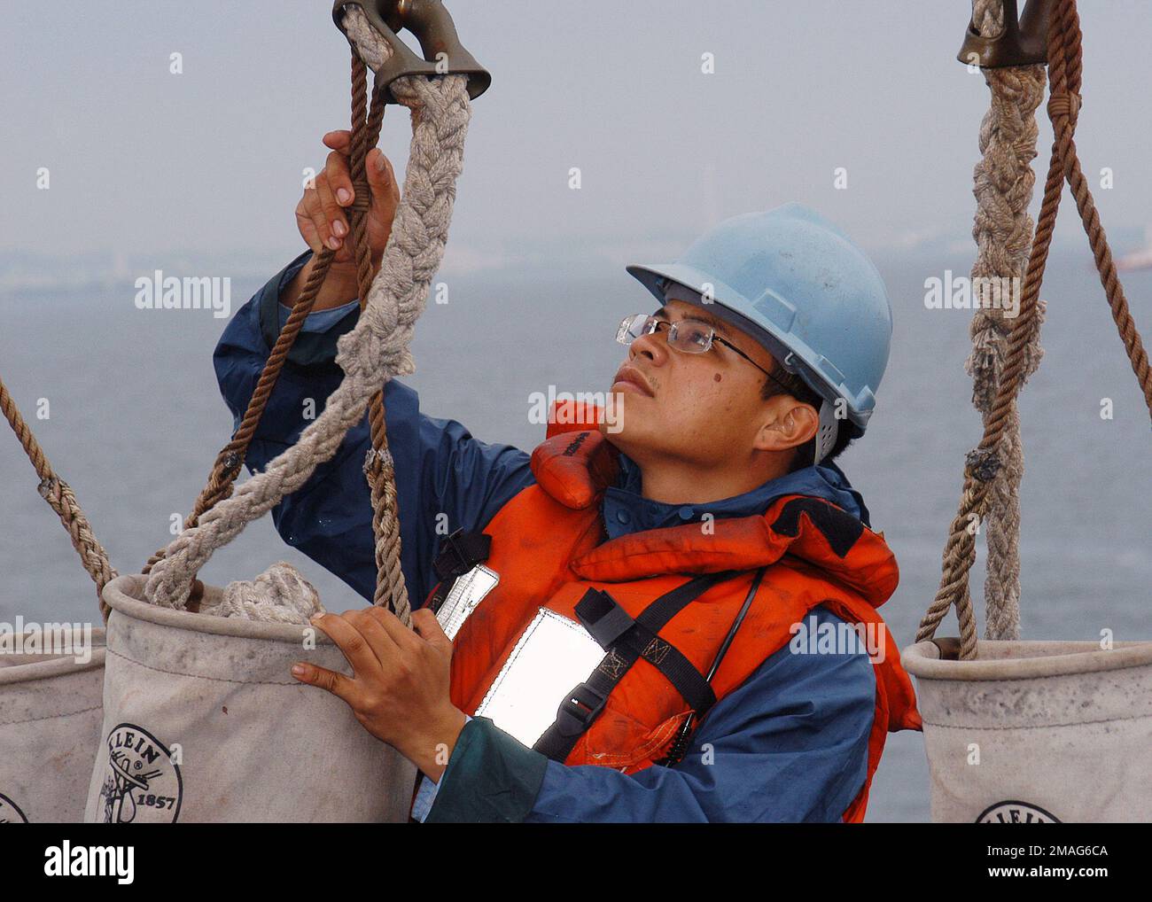 Uss gary hi-res stock photography and images - Alamy