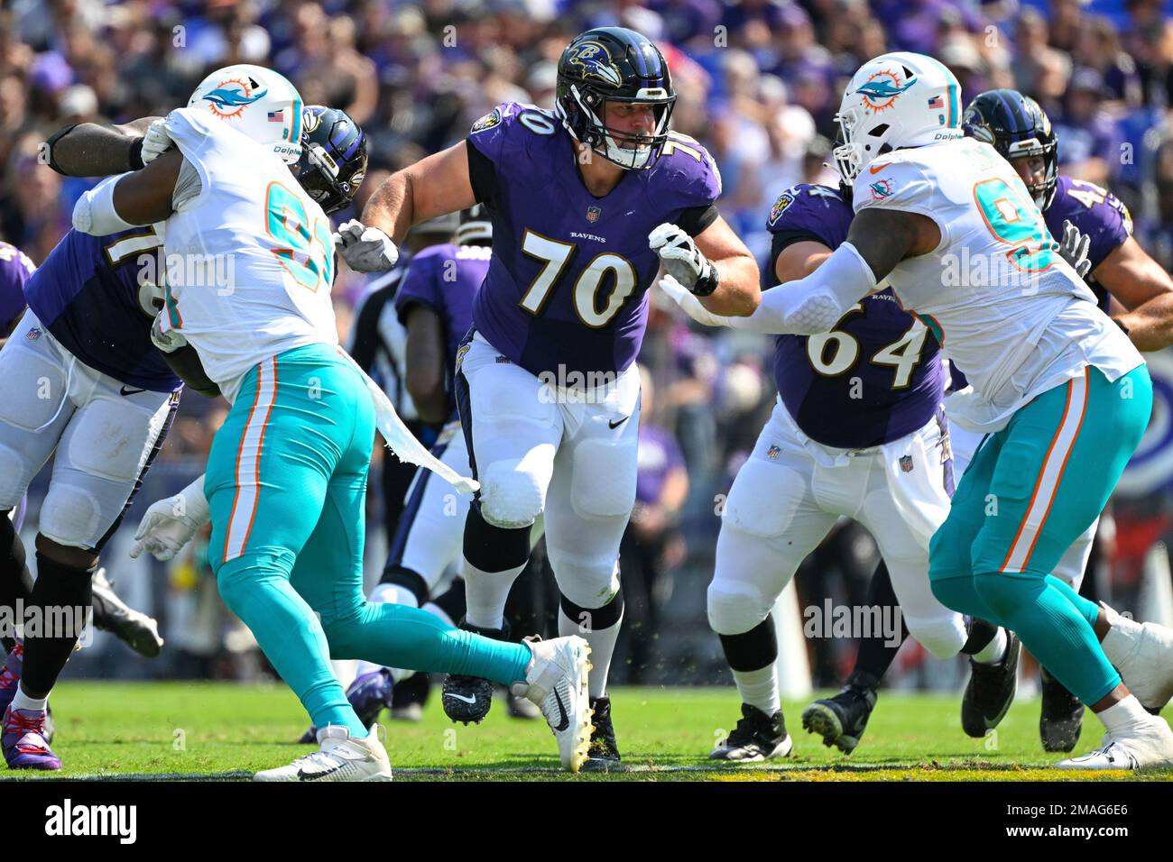 Baltimore Ravens guard Kevin Zeitler (70) in action during the first ...