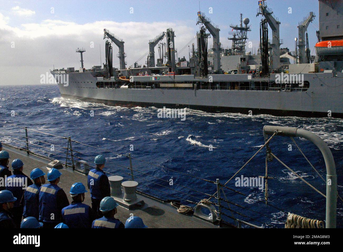 060914-N-1328S-002. Base: USS Howard (DDG 83 Stock Photo - Alamy