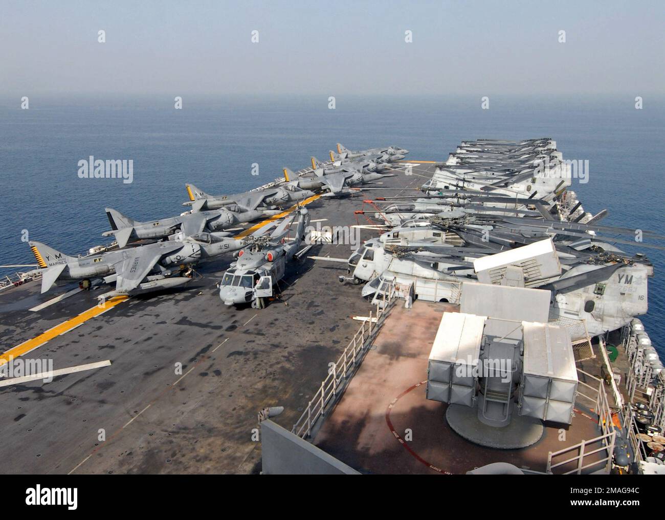Uss iwo jima lhd 7 hi-res stock photography and images - Alamy
