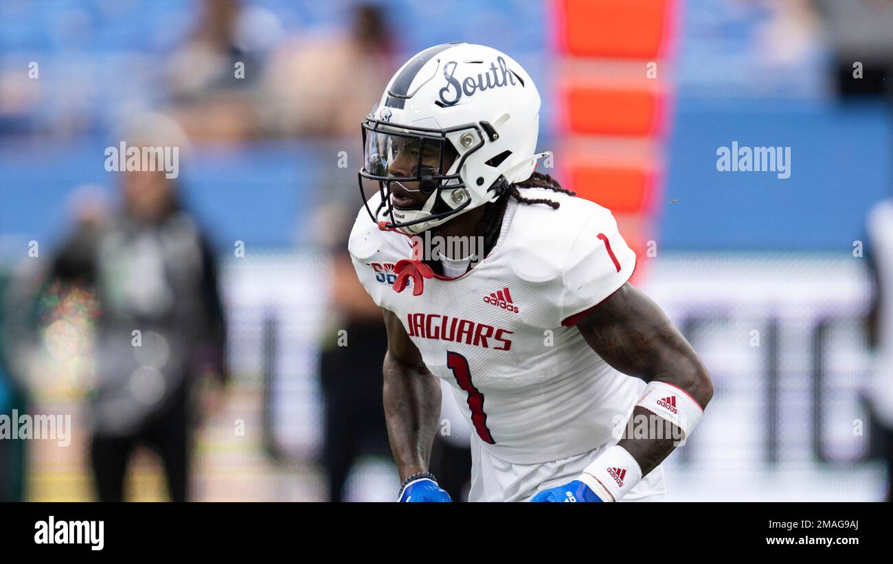 South Alabama cornerback Jalen Jordan (1) takes his stance during an ...