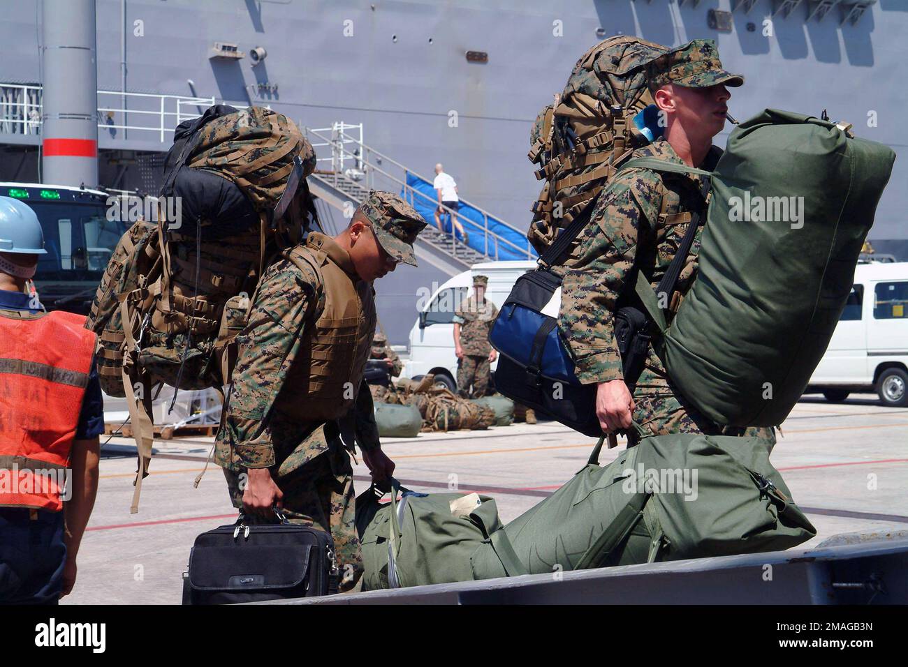 Blue green workup hi-res stock photography and images - Alamy
