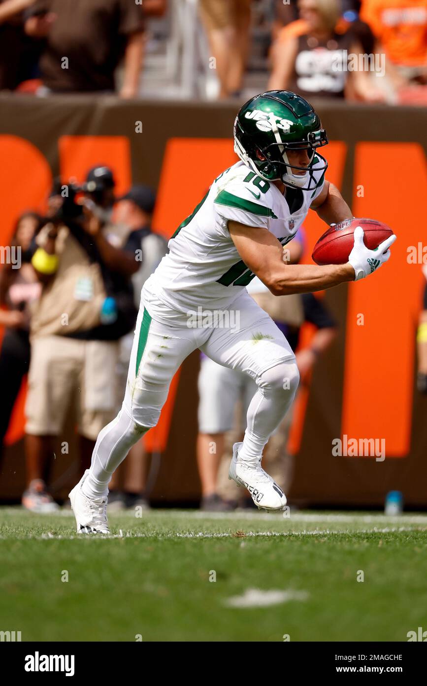 New York Jets wide receiver Braxton Berrios (10) runs with the ball ...