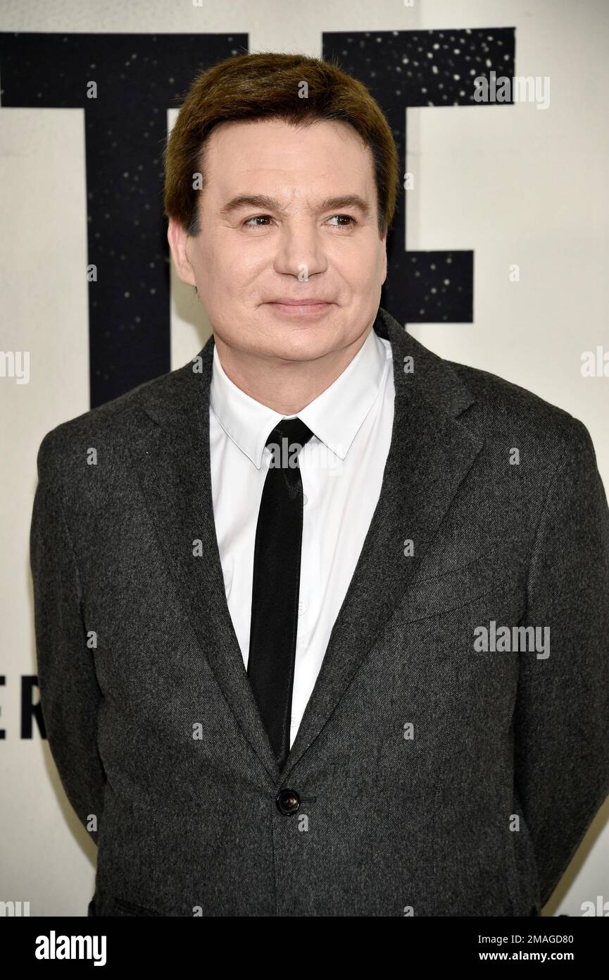 Mike Myers attends the world premiere of "Amsterdam" at Alice Tully ...