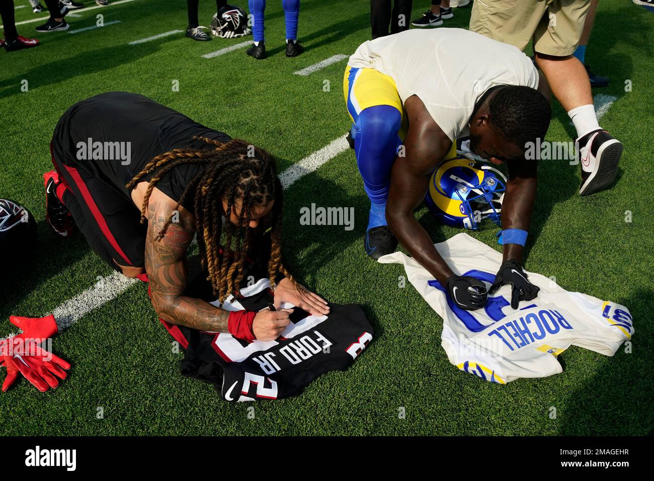Los Angeles Rams cornerback Robert Rochell, trades jerseys with Atlanta ...