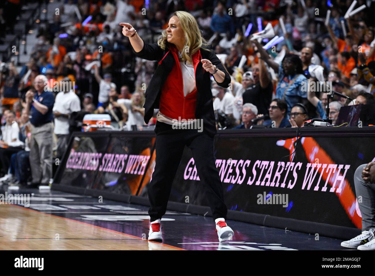 Las Vegas Aces head coach Becky Hammon reacts during the first half in ...
