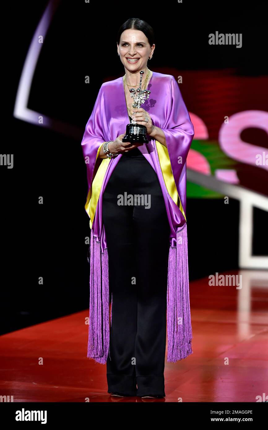 Actress Juliette Binoche smiles after receiving the Donostia Award for ...