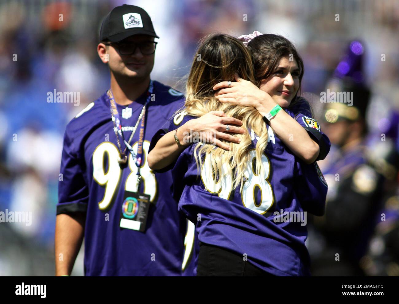 The family of the late Baltimore Ravens great Tony Siragusa embraces ...