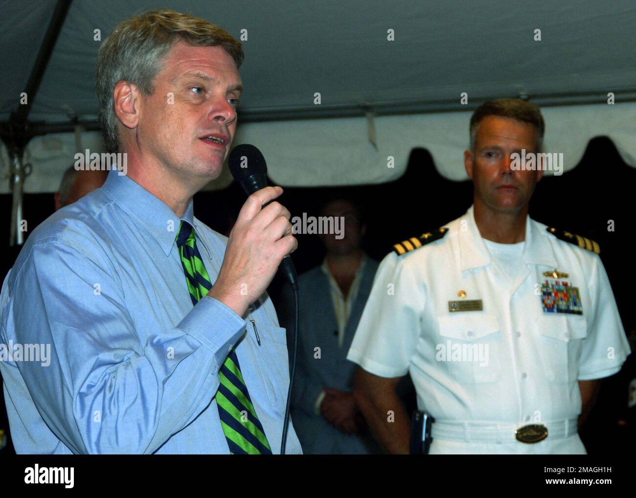 061115-N-3285B-204. Base: USS Stephen W. Groves (FFG 29 Stock Photo - Alamy