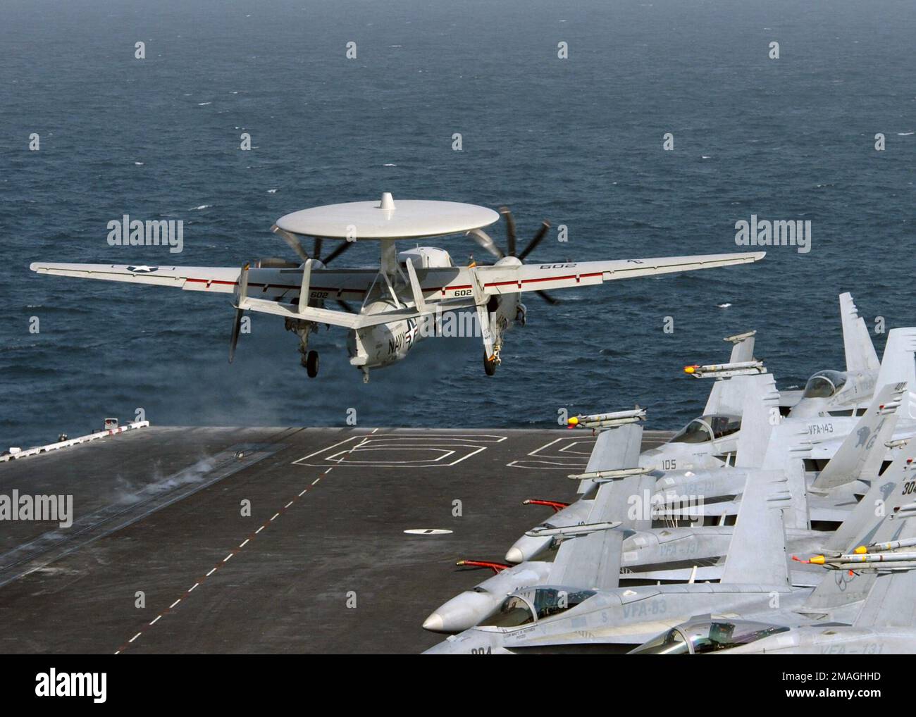 Uss dwight d e hi-res stock photography and images - Alamy