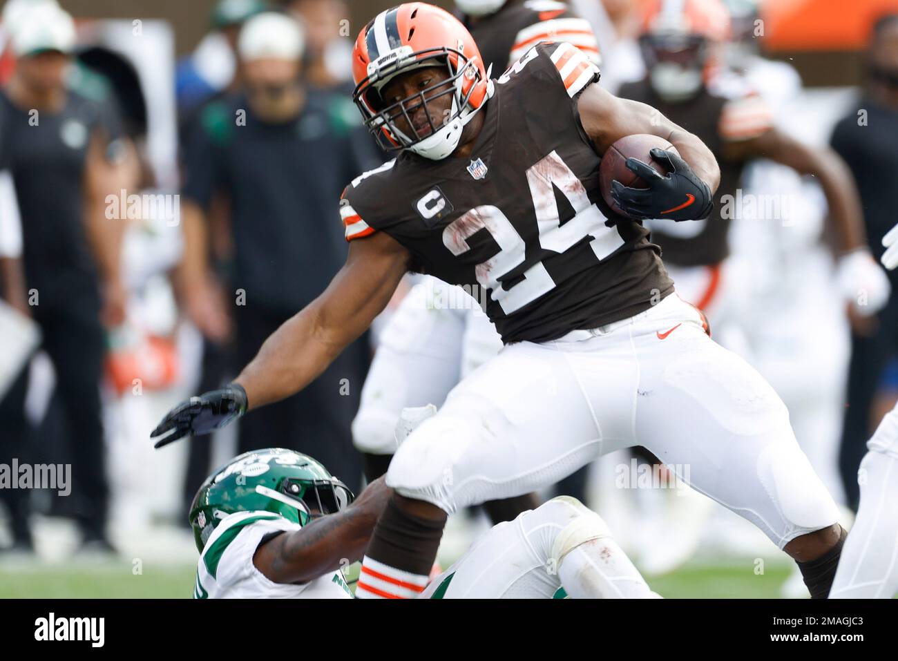 Cleveland Browns running back Nick Chubb (24) is stopped by New York ...