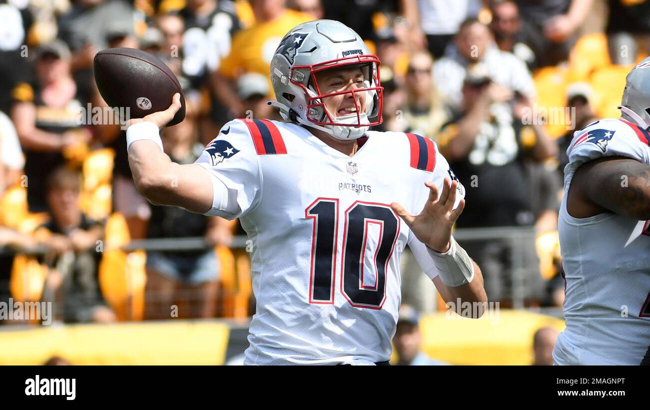 New England Patriots quarterback Mac Jones (10) throws a pass during ...