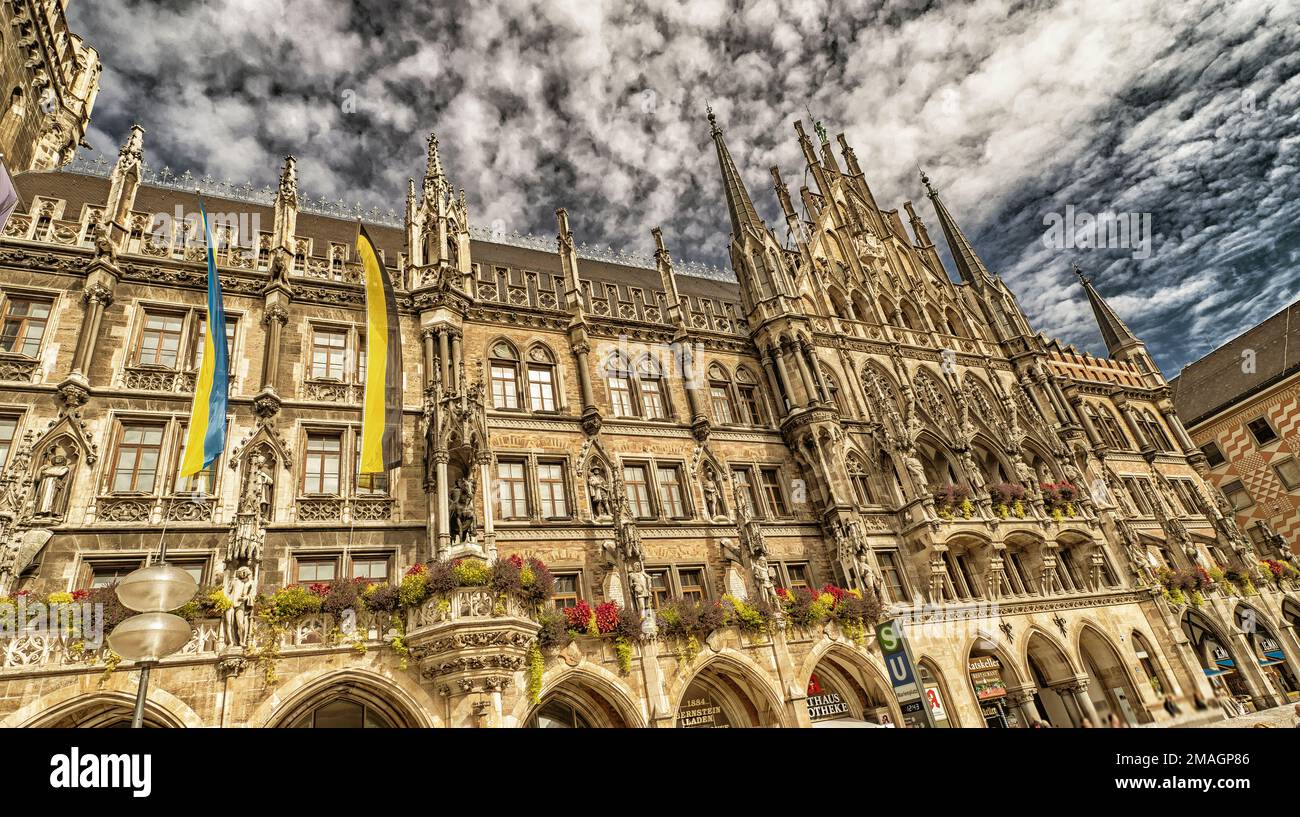 New Town Hall, 19th Century Gothic Revival Style, Marienplatz, Munich ...